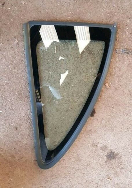 Rear Quarter Window Passenger side st205 - GT4 HEAVEN