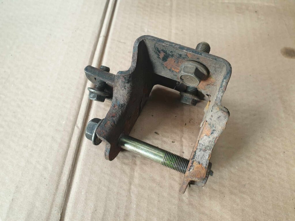 CELICA GT4 ST205 94-99 rear gearbox engine mount bracket - GT4 HEAVEN